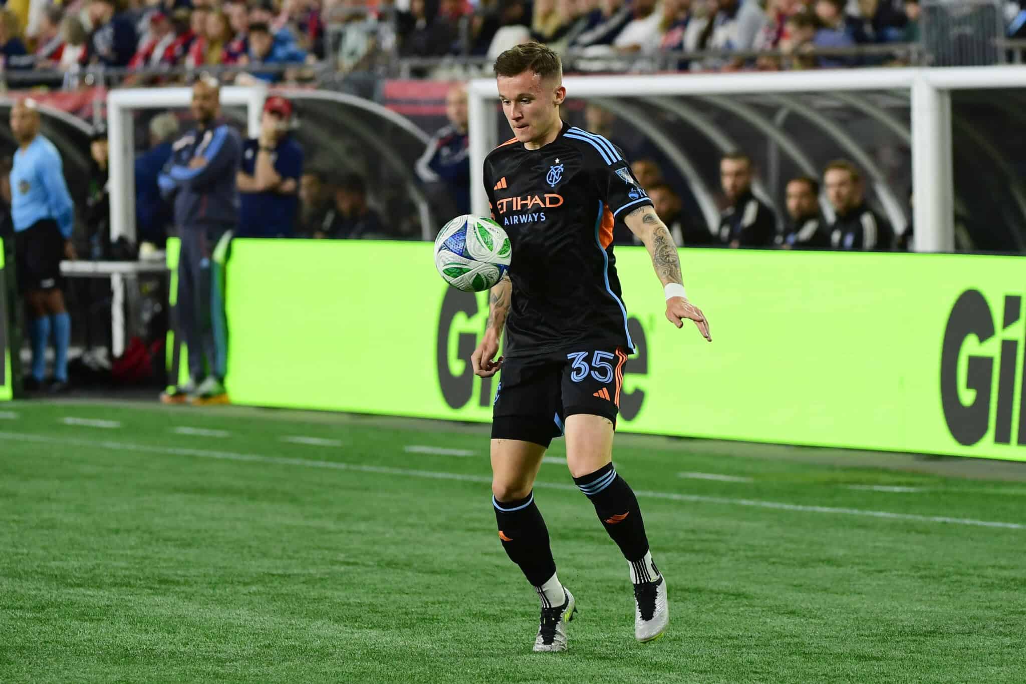 Nico Tobon, NYCFCs „Chop Cheese“, teilt die Leidenschaft der jungen ...