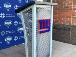 Rodzina Koch kupuje 10% udziałów w Giants: Raport | AmNewYork - SCCG ...