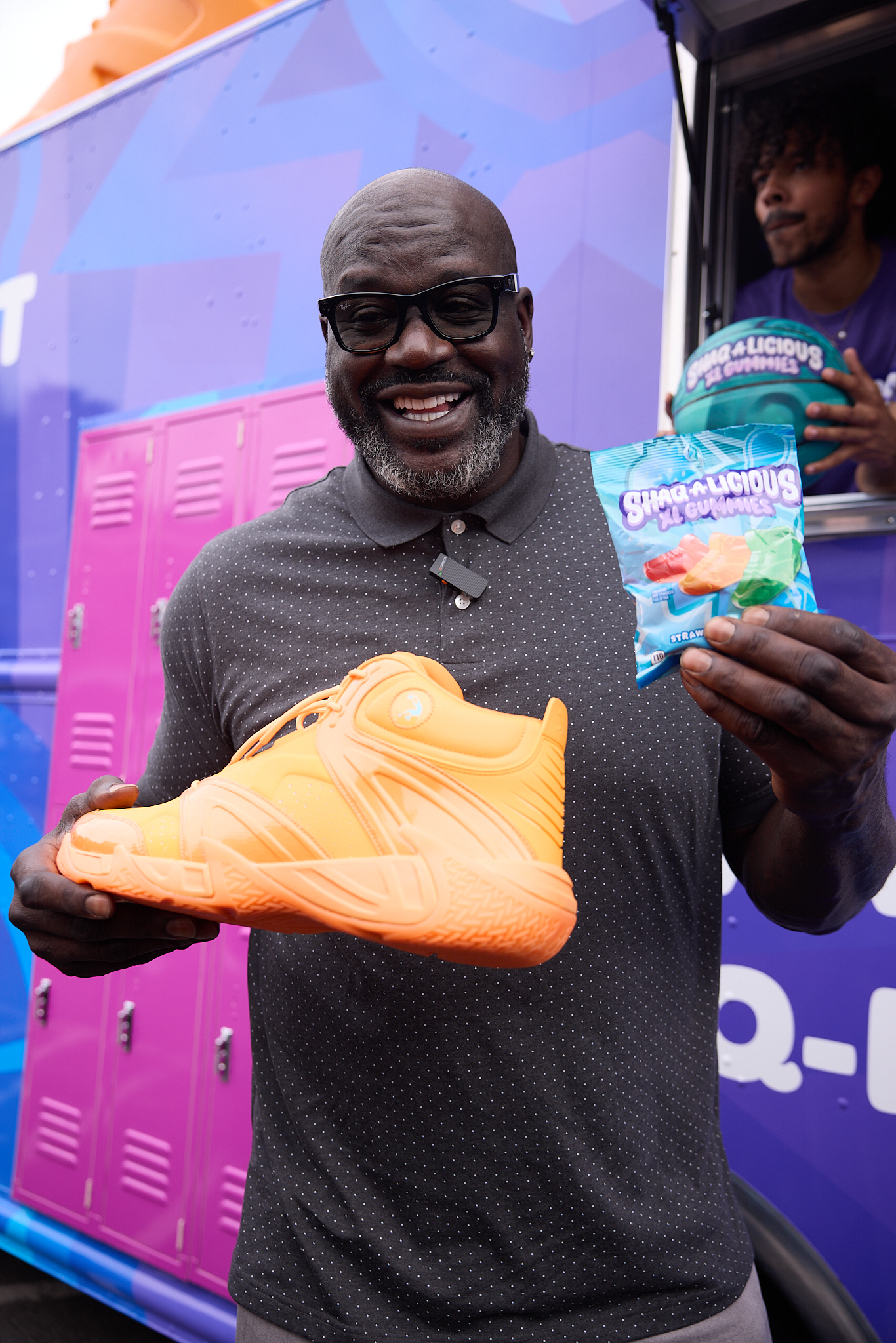 Shaquille O'Neal surprend ses fans avec des baskets exclusives et ...